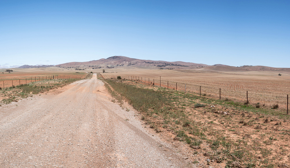Biking through the Great Australian Outback on a bicycle with tubeless ...
