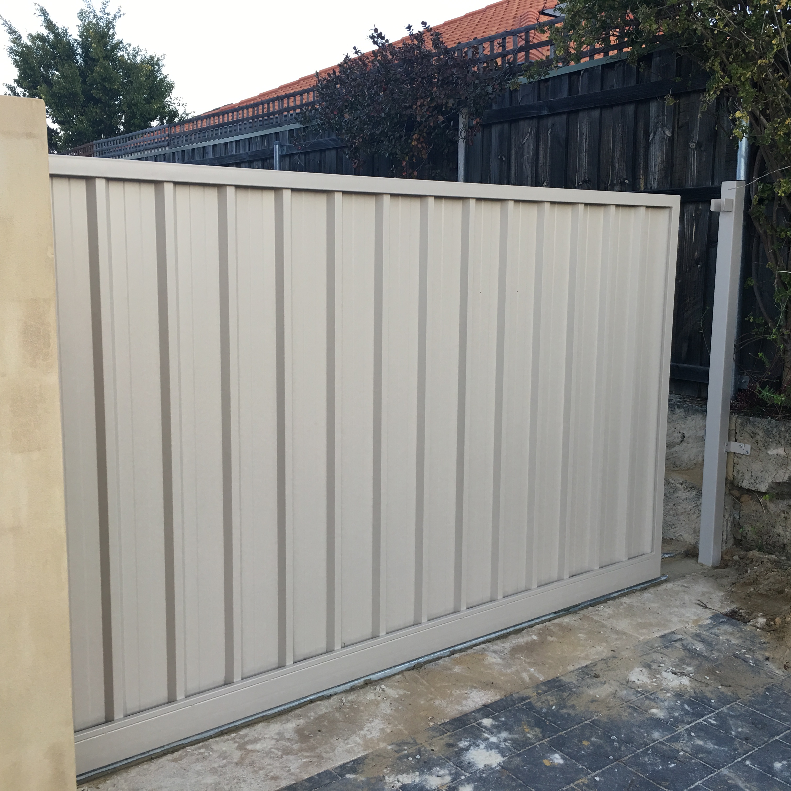 Colorbond Gates and Fence | AR Screening Systems | Forrestdale WA