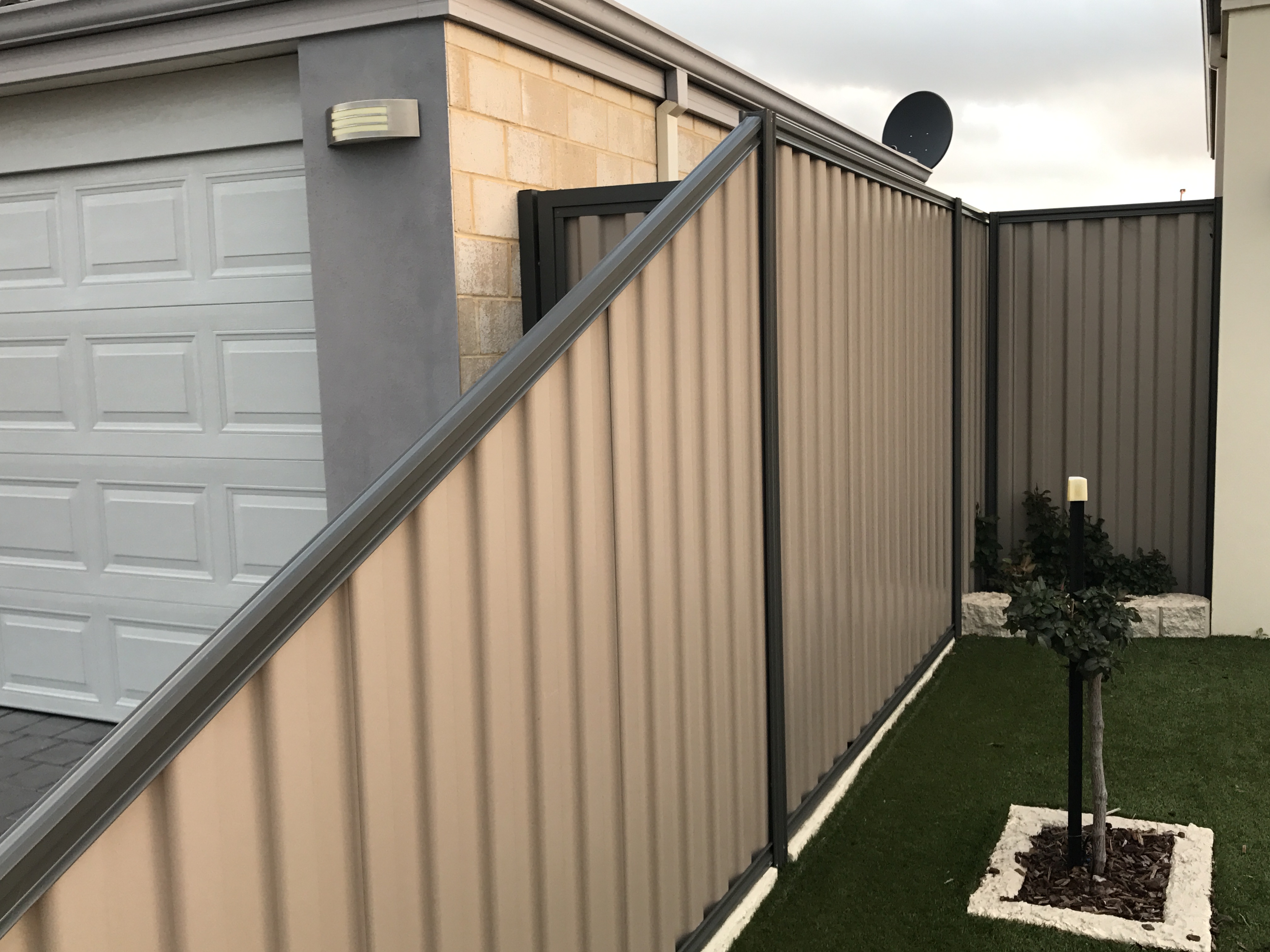 Colorbond Gates and Fence | AR Screening Systems | Forrestdale WA