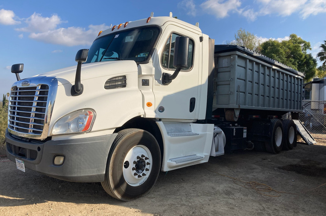 FREIGHTLINER ROLL OFF