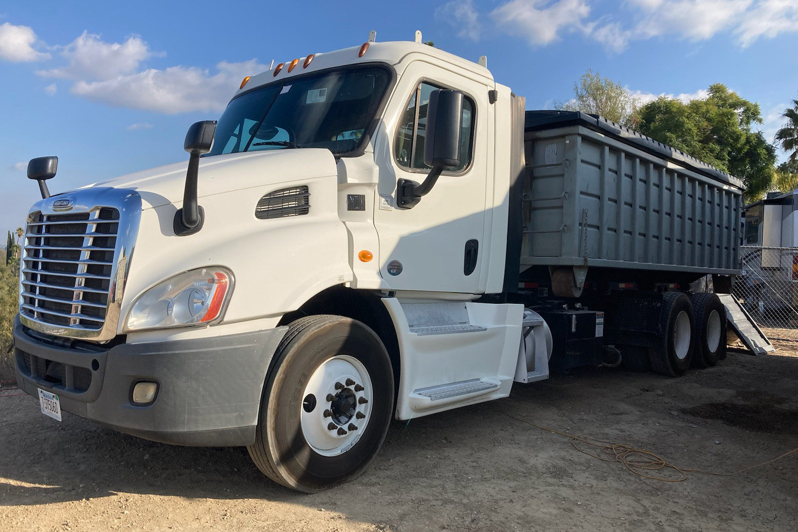 FREIGHTLINER ROLL OFF