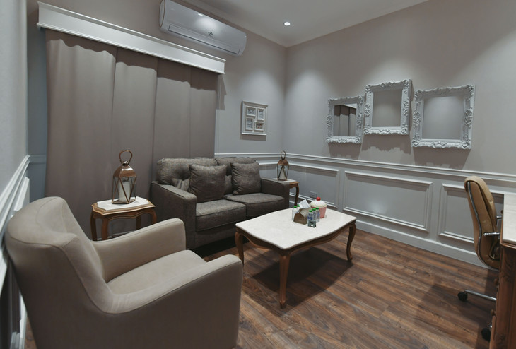 The Clinic | Dr Eyad Jamsheer physichartist