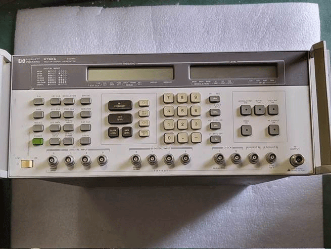 HP 8782A Vector Signal Generator | rescience