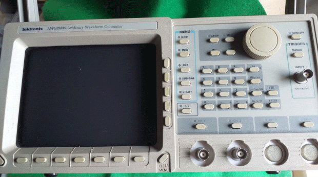 Tektronix AWG-2005 Arbitrary Waveform Generator | rescience