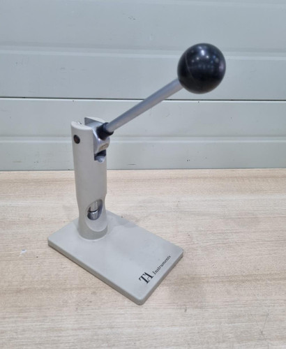 TA Instruments 90680.902 Sample Encapsulation Press | rescience