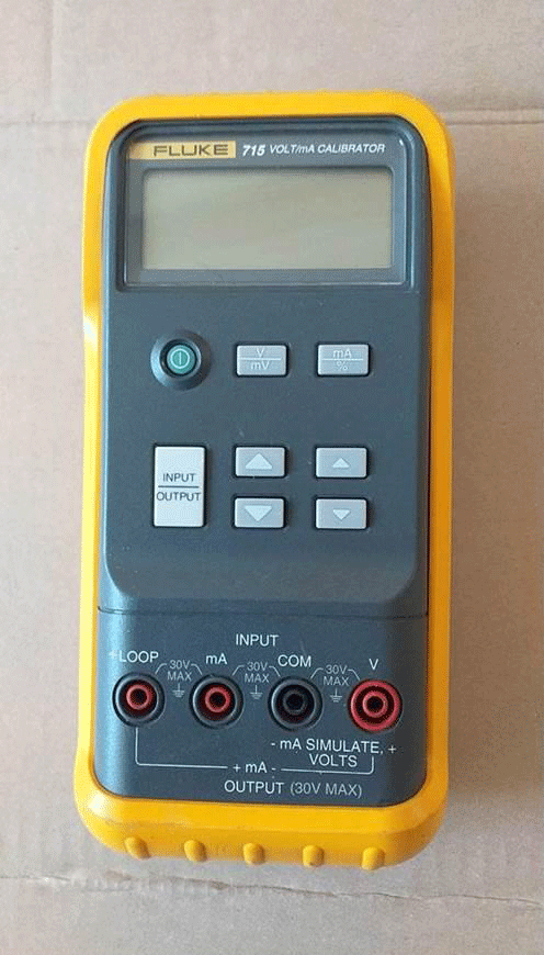 FLUKE 715 VOLT/mA CALIBRATOR | rescience
