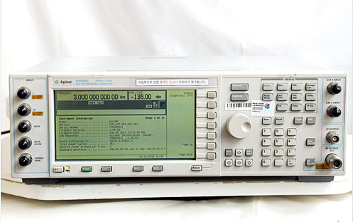Agilent E4438C Signal Generator | rescience
