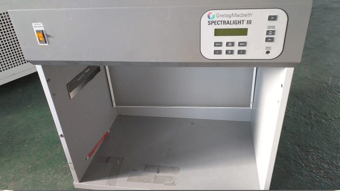 Gretagmacbeth SpectraLight III Color light box | rescience