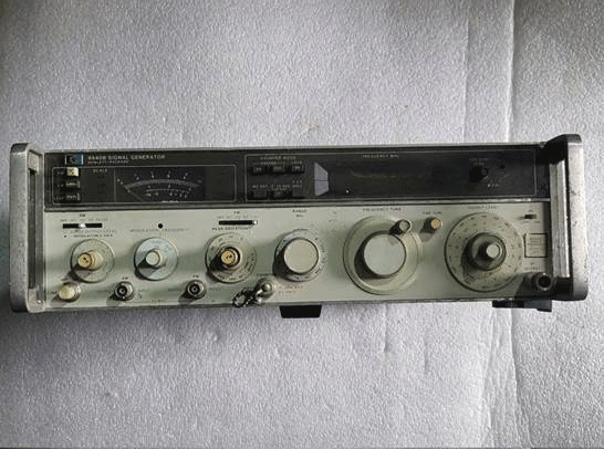 HP 8640B Signal Generator | rescience