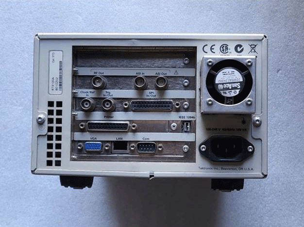 Tektronix RTX100A ISDB-T RF Signal Generator-FOR PART | rescience