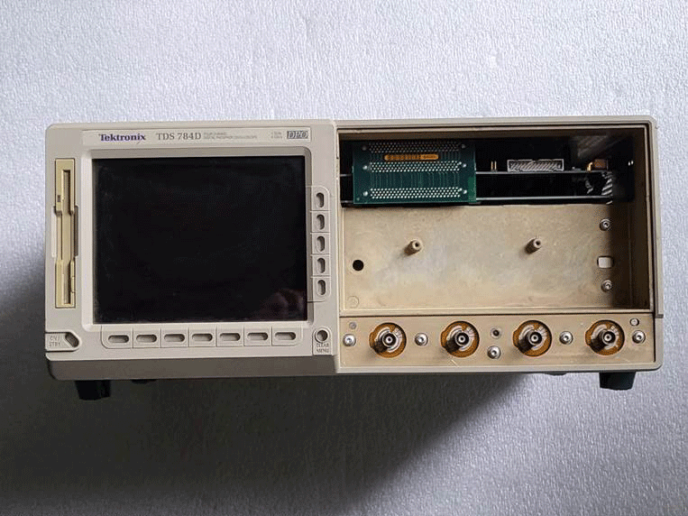 Tektronix TDS784D Digital Phosphor Oscilloscope-FOR PART | rescience