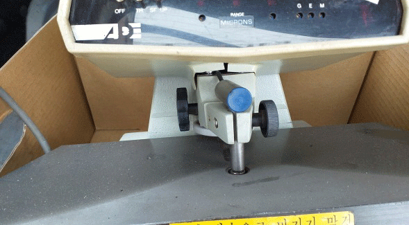 ADE MicroSense 6033T Wafer Thickness Gauge | rescience