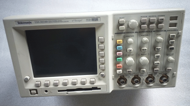 Tektronix TDS3034B 4CH Color Digital Phosphor Oscillscope | rescience