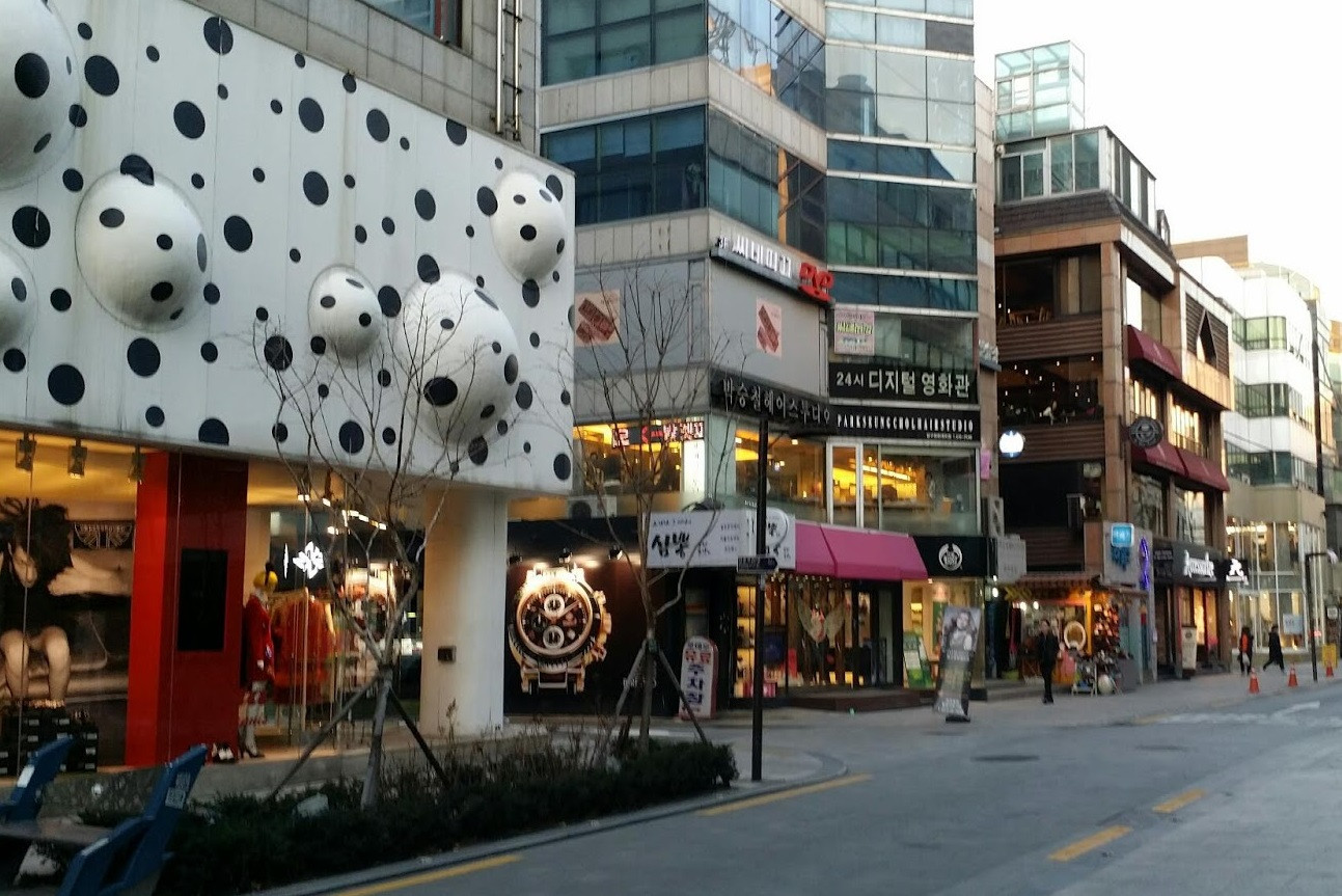 Apgujeong Rodeo Street & getting there - KoreaToDo