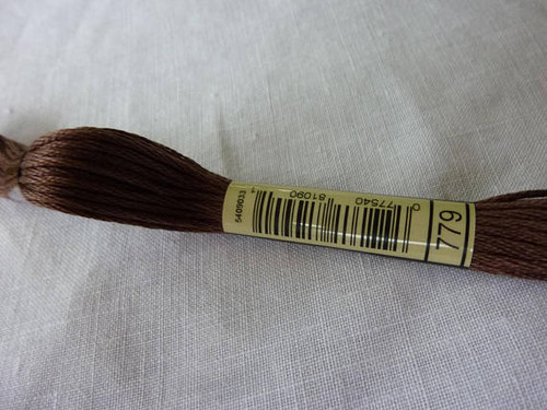 779 HILO PARA BORDAR DMC - BROWN | Bordar.cl