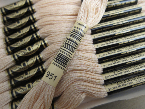 951 HILO PARA BORDAR DMC - TAWNY LT | Bordar.cl