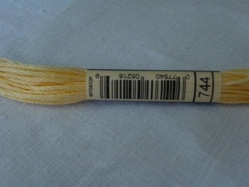 744 HILO PARA BORDAR DMC - YELLOW PALE