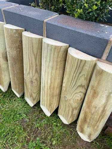 Half round D shaped wooden garden edging stakes pack of 20, 16" long x ...