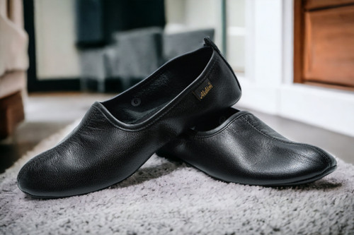 Siyah Ayakkabı | Akdam