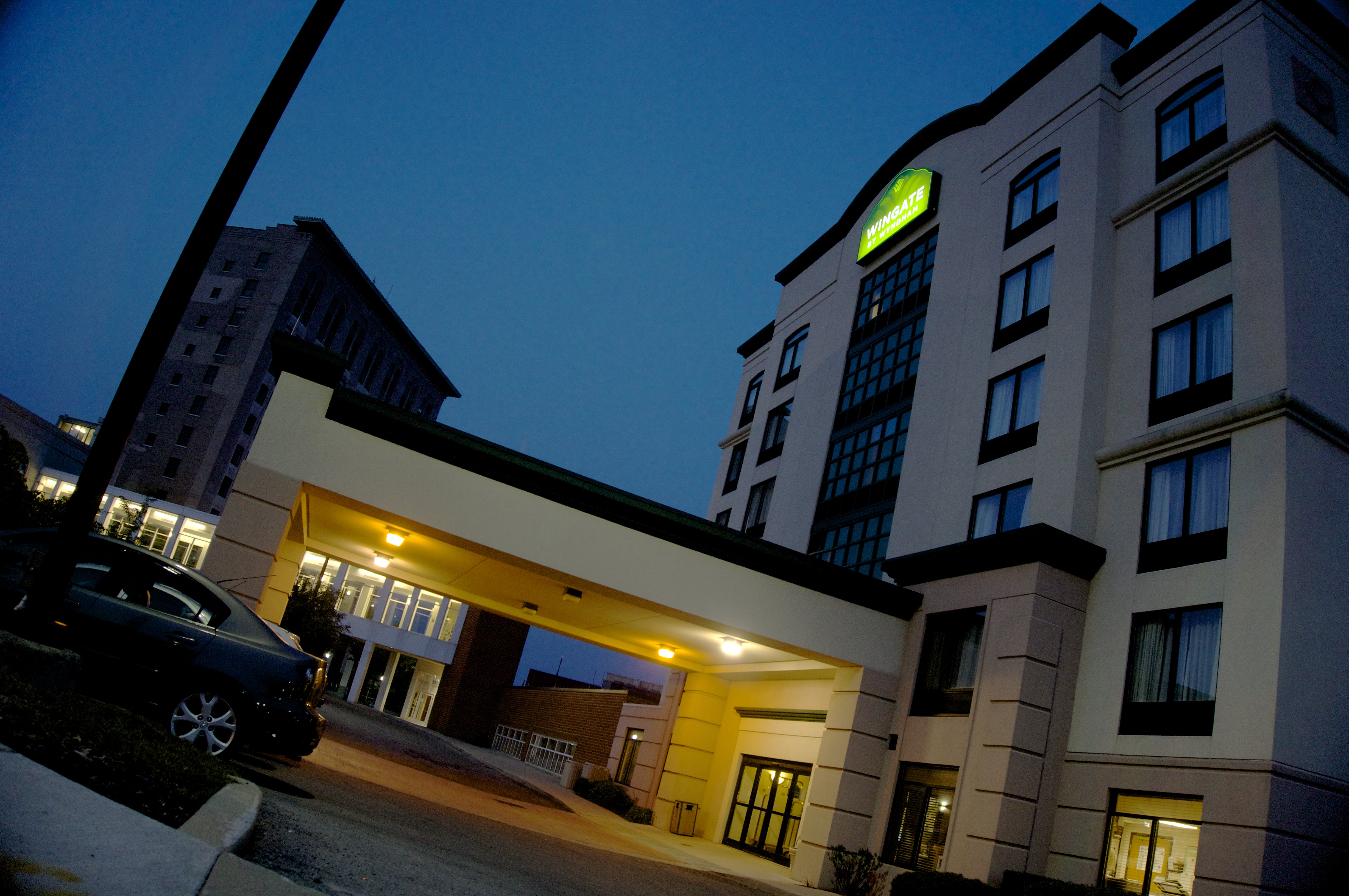 Photos - Wingate by Wyndham Downtown Lima, Hotel in Lima, Ohio