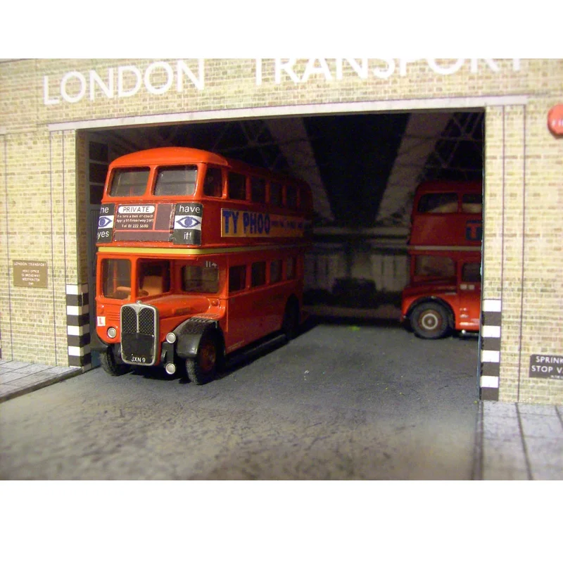 H Hackney LT central bus garage 1/76 | Kingsway Models