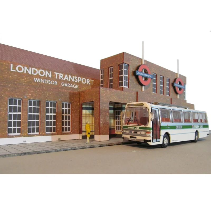 WR Windsor LT country bus station | Kingsway Models