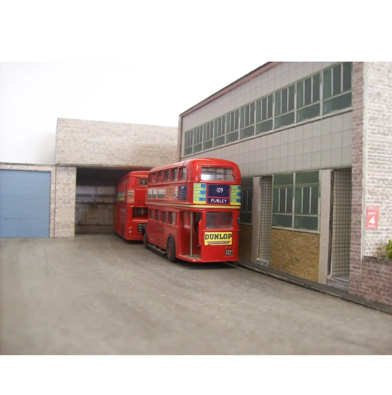 BN Brixton LT central bus garage 1/76 | Kingsway Models