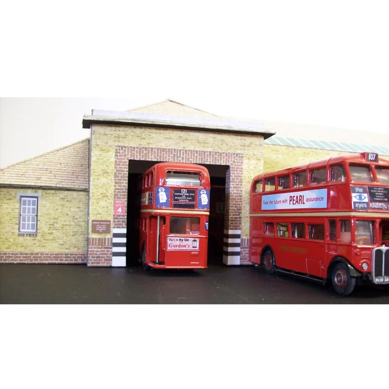E Enfield LT central bus garage 1/76 | Kingsway Models