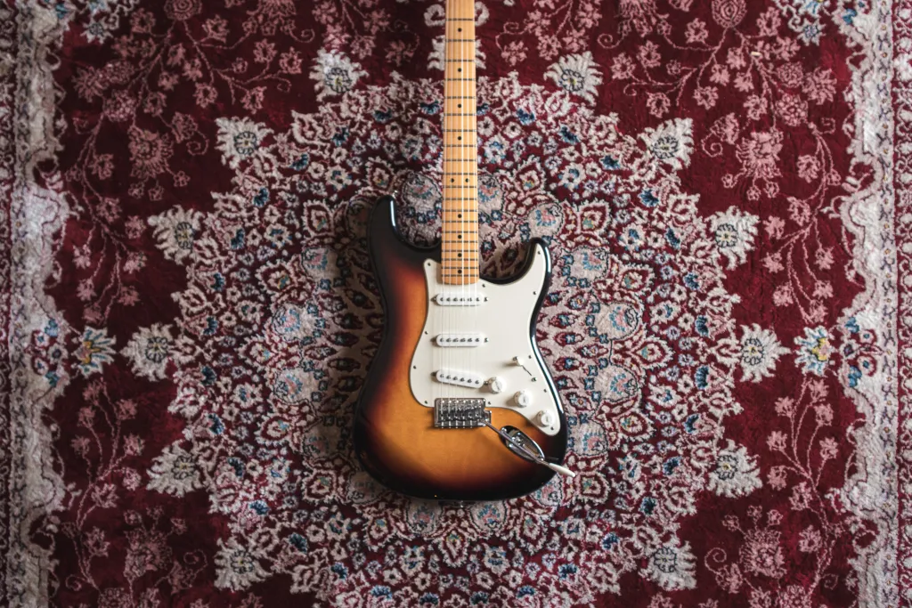 PRE-LOVED - Fender Stratocaster MIM 2009 3 tone sunburst | The Woodshed ...