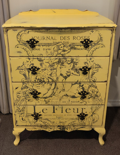 Vintage drawers | Florist