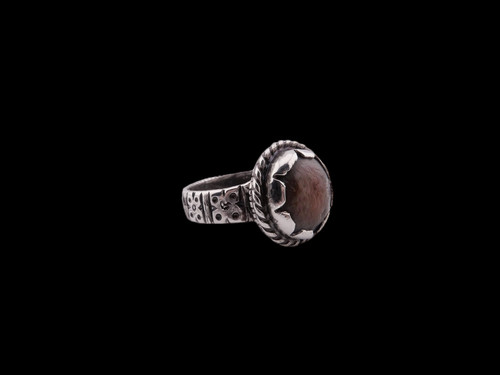 Toadstone Amulet Ring - | Alex Karbo