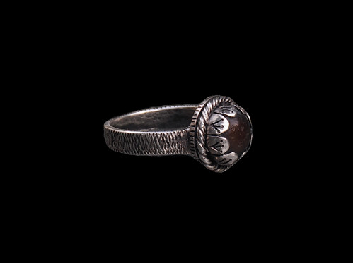 Toadstone Amulet Ring- | Alex Karbo