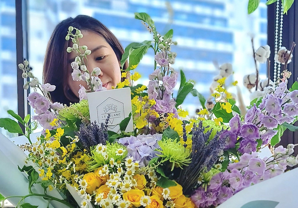 The Benefits of Giving and Receiving Flowers