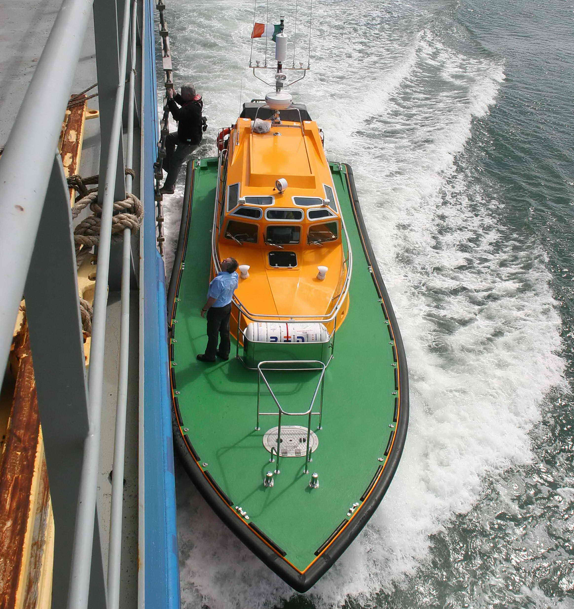 Interceptor 42 Pilot | safehavenmarine