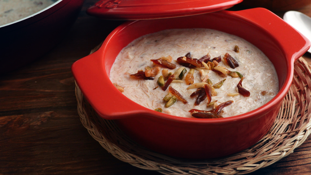 Lobongo Lotika / Clove puffed pastry