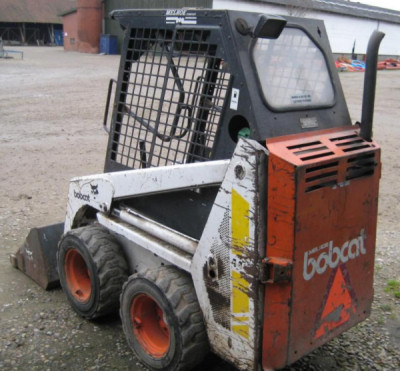 Bobcat 440 vs 440B Rear Door | Skidsteer Forum - Bobcat, New Holland ...