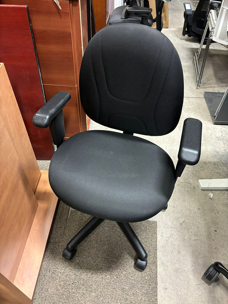 Ergonomic Office Chairs: Benefits and Solutions for Workplace Comfort