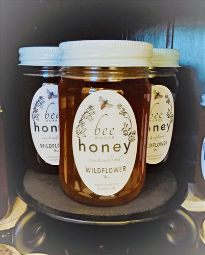 Beeworks Local Raw Honey - 16 oz | TwinSistersCreamery