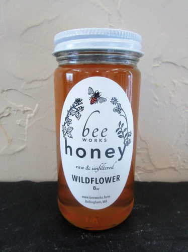 Beeworks Local Raw Honey - 8 oz | TwinSistersCreamery