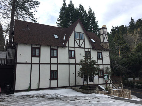 Commercial, Vintage Lodge