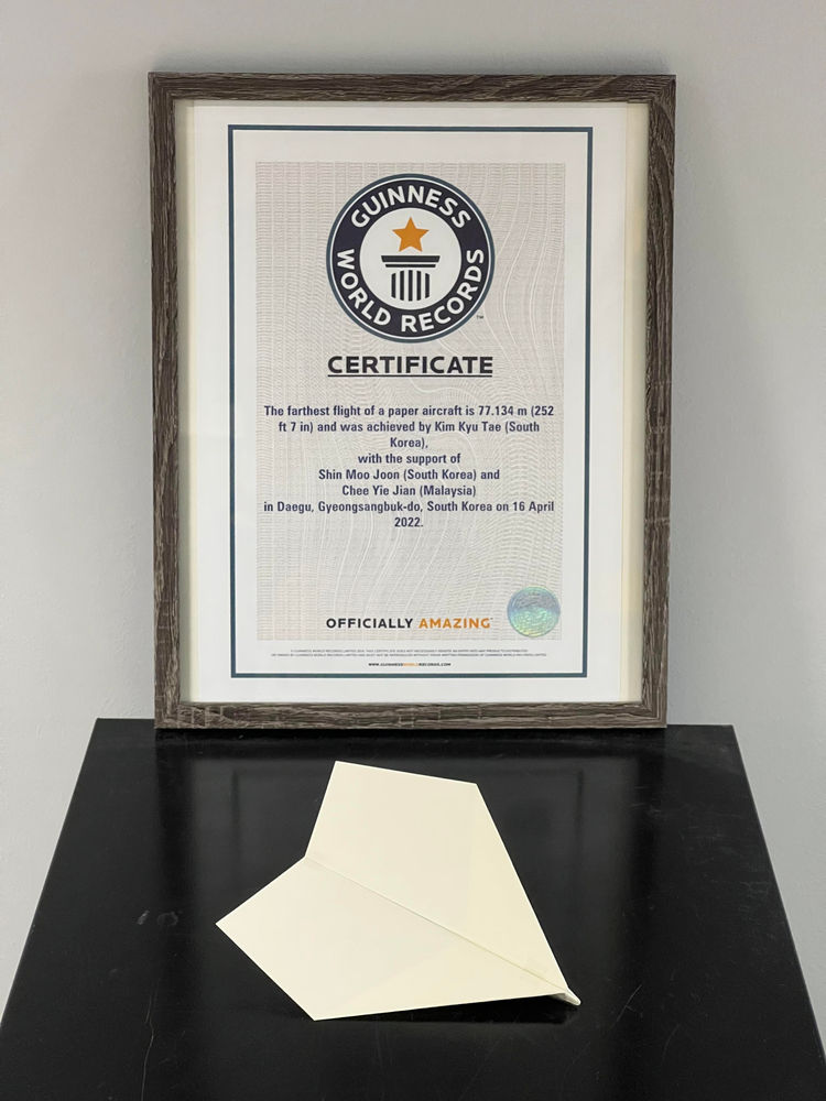 A New World Record Paper Airplane Distance 