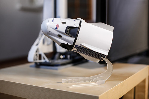 Crew Dragon 1/36 scale | buzz-spacemodels