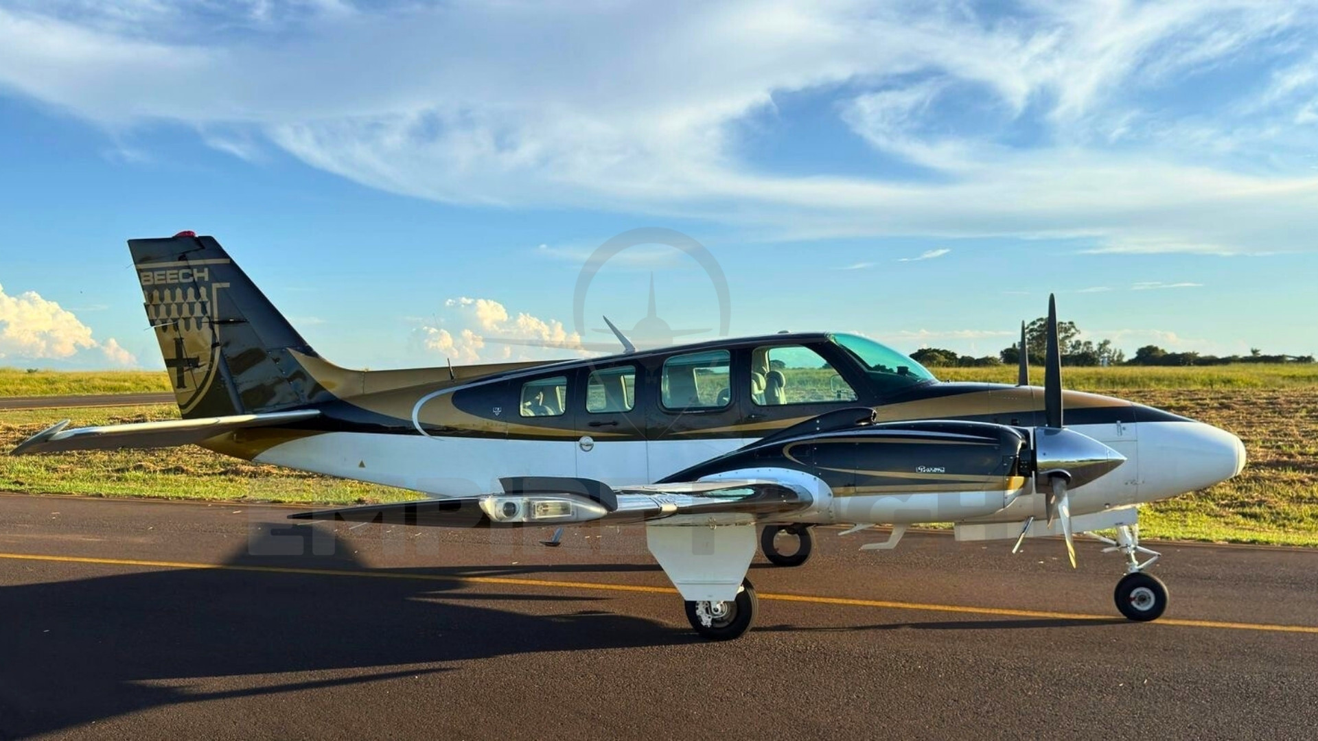 Empire Flight | Beechcraft Baron B58 - 1981 por R$2.980.000,00 (BRL)