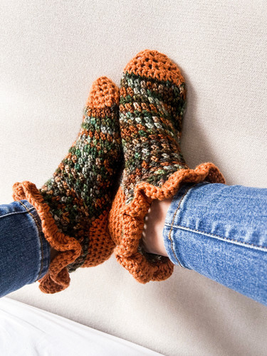 The Cozy Ruffle Socks CROCHET PATTERN | CozyCreativeCrochets