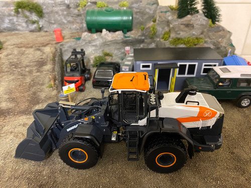 IMC Doosan Concept x DL420 Wheel loader | Kevs Diecast Models