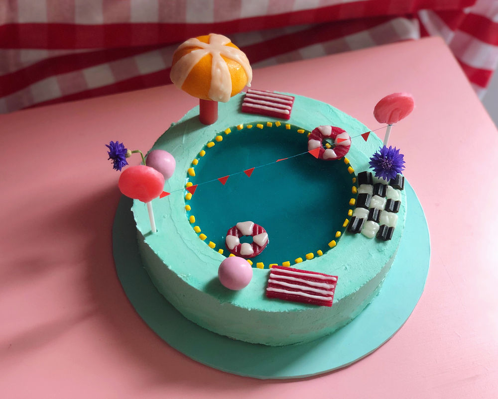 JELLY POOL CAKE