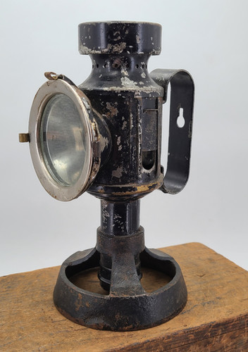 Pleco WW2 British 1943 Blackout Air Raid Lantern/Lamp | theantiquelantern