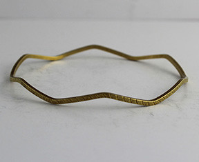 Wave Shaped Bangle with Pattern 26 | tri-bro-mfg