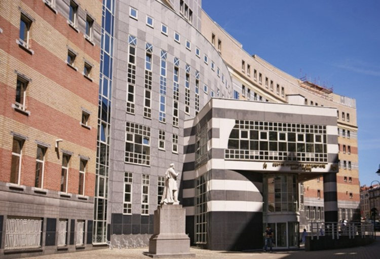 CHU Bruxelles St Pierre - Belgique | We Manage Care