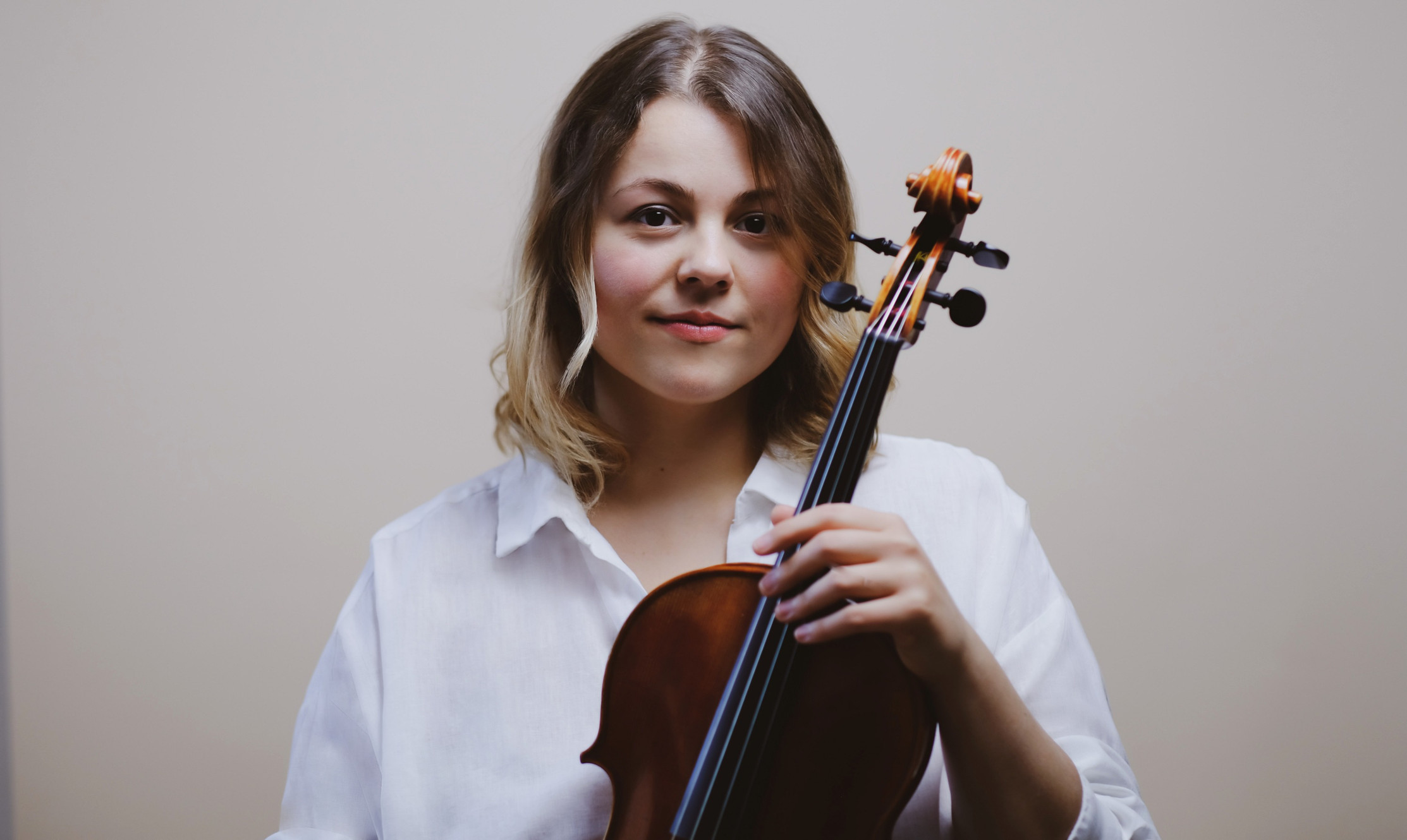 BIOGRAPHY | Karolina Errera